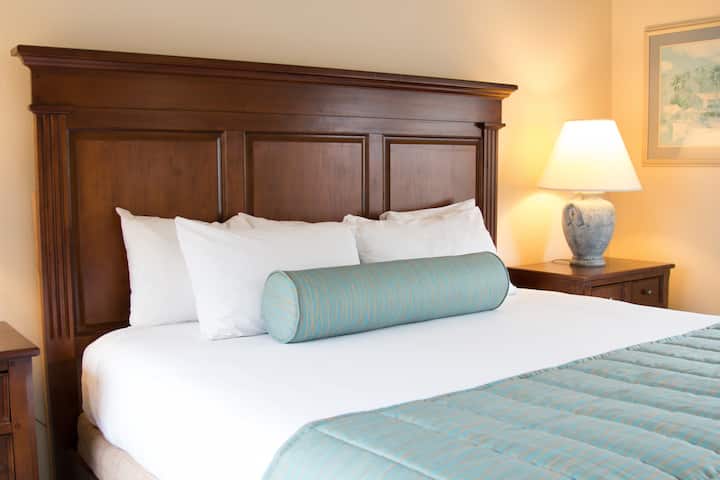 Beachfront Stay | 1 Bedroom Suite | Free Parking - Oxnard, CA