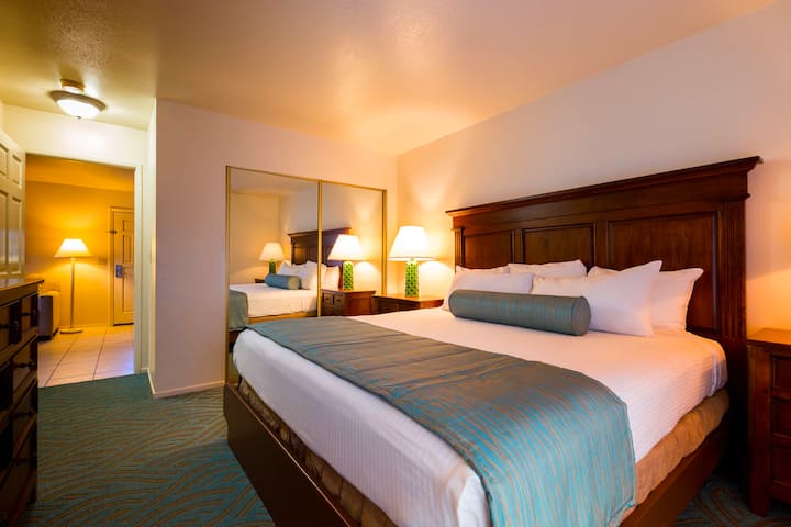 2 Units | Kitchen | Free Parking | Near Beach - Oxnard, CA