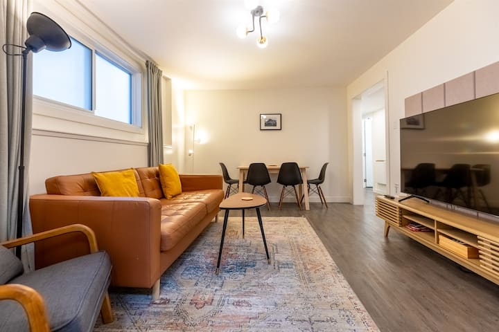 2 Bedrooms L Sleeps 4 Adults L Kitchenette - Fernie