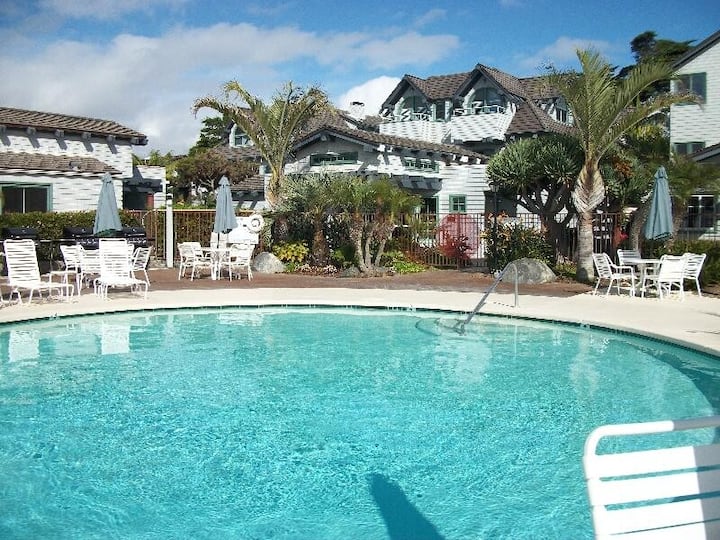 Studio W/kitchen | Pool | Parking | Beach Access - Del Mar, CA