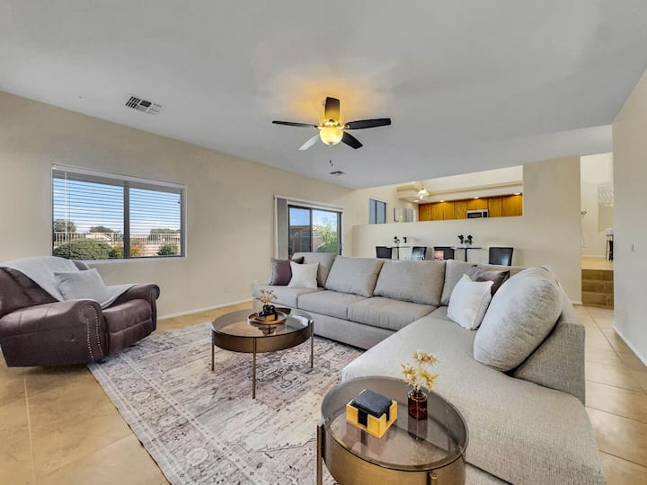 Big And Bold Living! Sleeps 10. Putting Green. - Maricopa, AZ