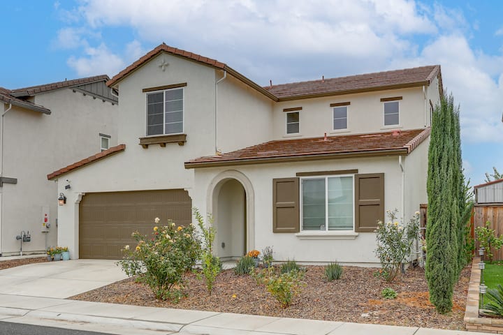 Modern Family Home In Suburbs Of Sacramento! - ローズビル, CA