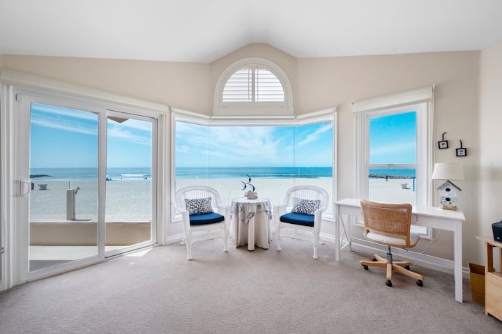Beauty On The Beach - Direct Oceanfront Access - Newport Beach, CA