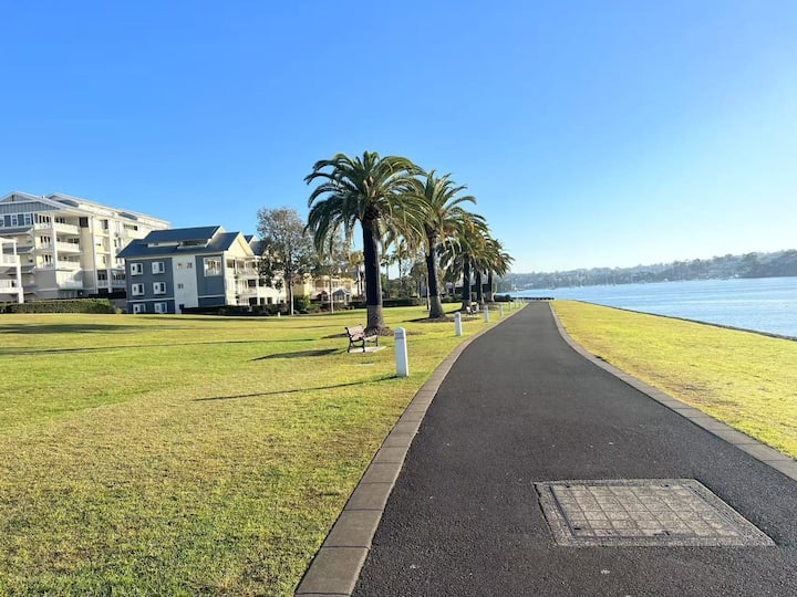 Mortlake Riverside Escape | 2br 2bath Apt For 4 - Strathfield