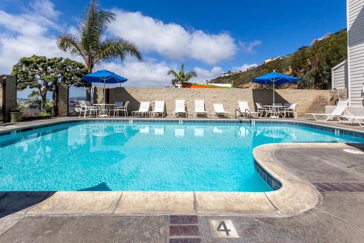 4 Units | Balcony | Kitchen | Pool | Near Beach - San Juan Capistrano