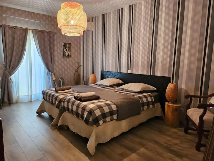 Suite Familiale Guy De Maupassant - Nîmes