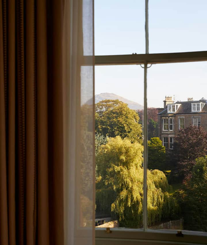 At Front Of Hotel Overlooking A Tree-lined Avenue - North Berwick
