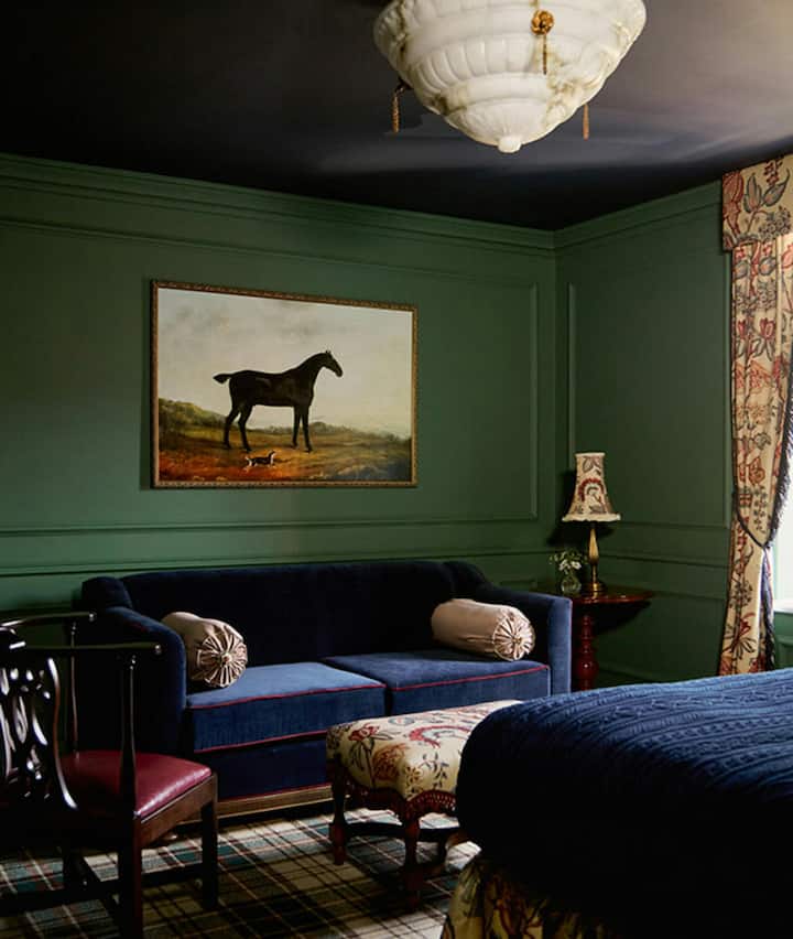 Bordered By Beach & Royal County Down Golf Club - Newcastle