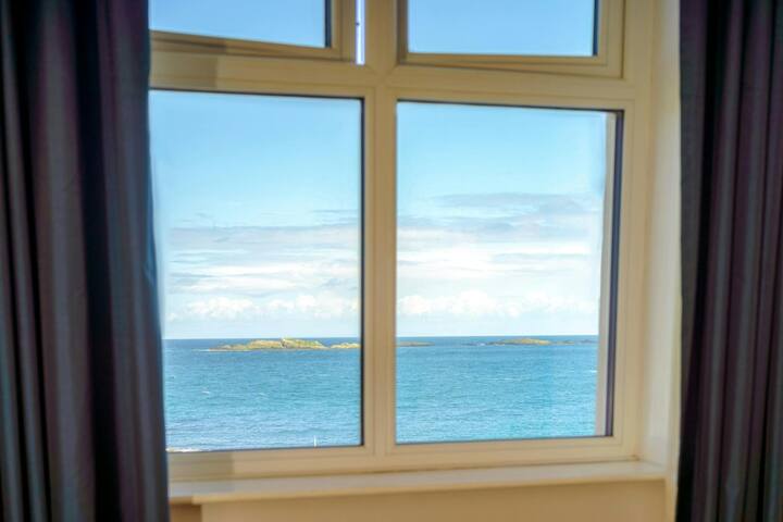 Surrounded By Beaches, Dunes & Sea Views - Portrush
