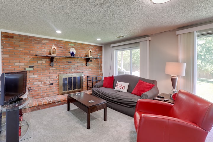 Heart Of Denver Suburbs! Extended-stay Duplex - Littleton, CO