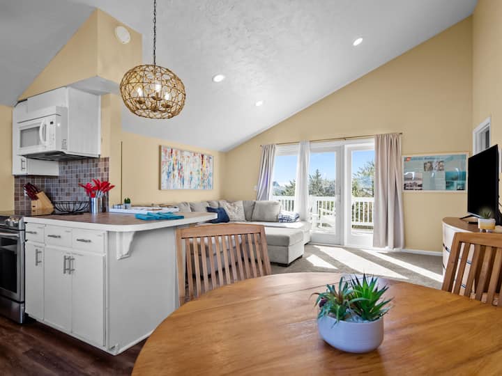 Steps To "The Point" Ei's Best Beach + Shared Pool - Swansboro, NC