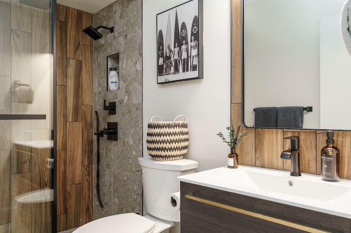 ~New Listing~ Ho'omaluhia - Luxury Coastal - Kokololio Beach Park, HI