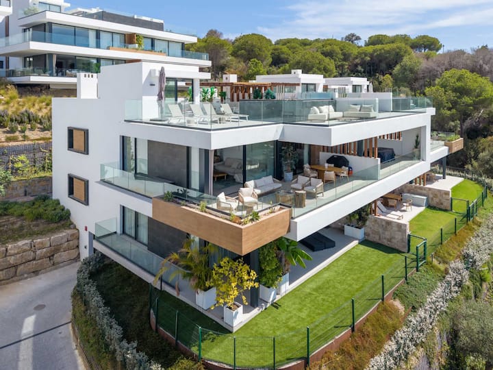 Venere | Luxury Penthouse Rooftop Pool Spa - Marbella