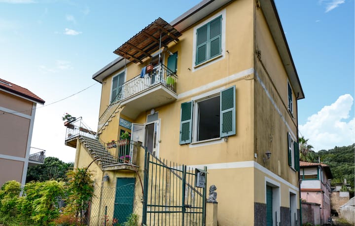 2 Bedroom Stunning Home In Chiavari - Chiavari