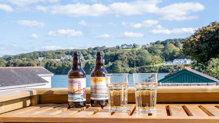 Glanafon - Menai Bridge