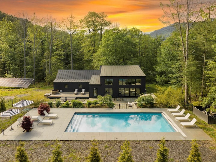 Maison Noir: Upstate Oasis | Chic Design | Pool + - Woodstock, NY
