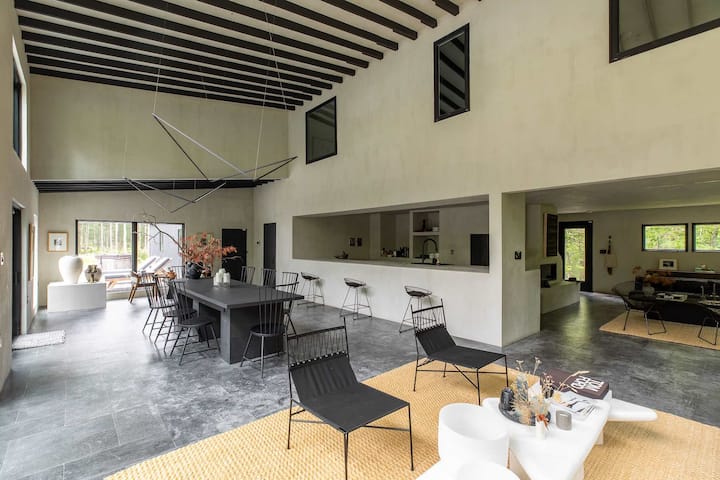 Maison Noir: Upstate Oasis | Chic Design | Pool + - Woodstock, NY