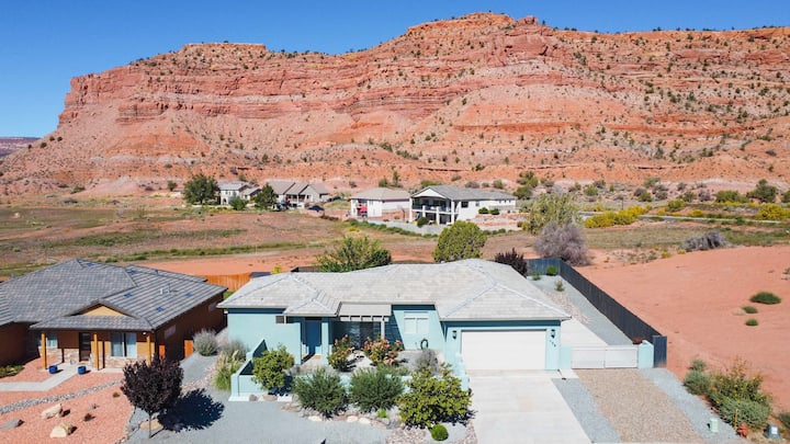 Upscale 2br-2ba Home. Hot Tub And Red Rock Views! - Kanab, UT
