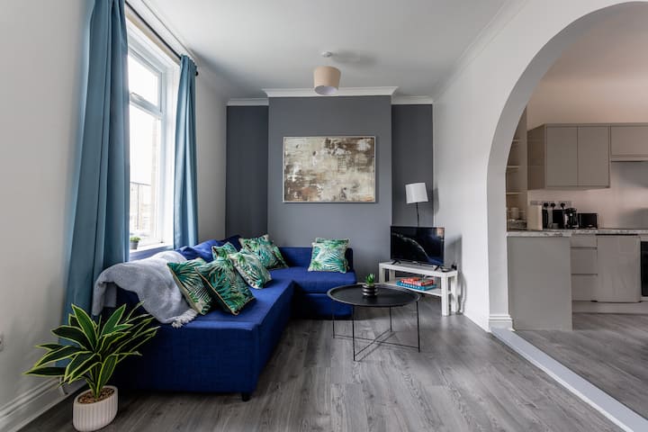 3 Bed House - Sleeps 5 - Parking - Wifi - Brancepeth Castle