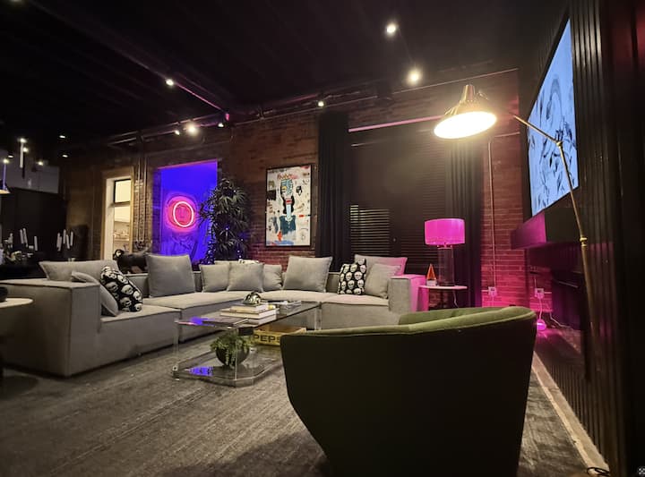 New! The Dim Light — Historic Loft, Ground Floor! - Paducah, KY