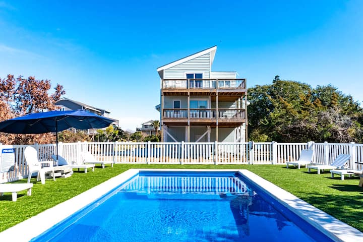 Family-friendly 4br + Shared Pool - Emerald Isle, NC