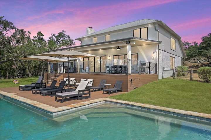 Luxury Estate, Pool, Patio, Hill Country Views! - Dripping Springs, TX