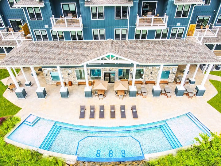 70+ Amenities | Cabin W/ 2-story Windows + Studio - Exeter, RI