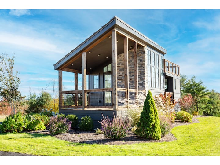 Modern Tiny Home | Stunning Views + Top Amenities - Exeter, RI