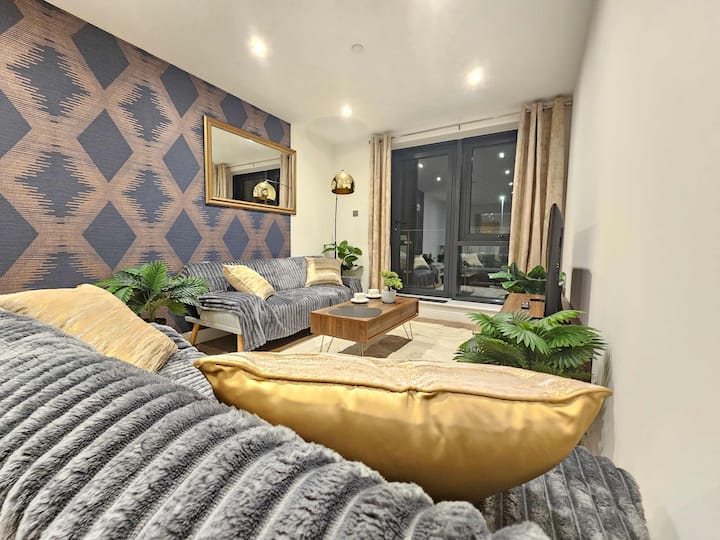 2-bed/bath Apartment With Terrace, City Center - Leeds