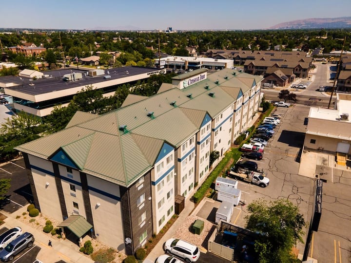 Central Salt Lake Stay | Free Shuttle & Breakfast - Salt Lake City, UT
