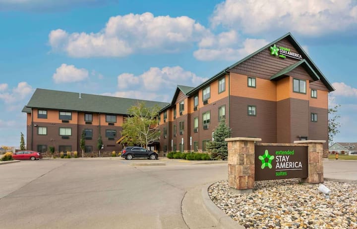 Near Minot Air Force Base + Kitchen - North Dakota