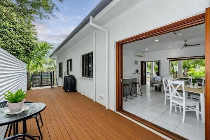 Hideaway In Hermit Park - Townsville