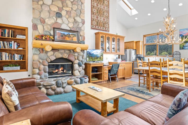 Cascade Mountain Home By Estes Park Homes - Estes Park, CO