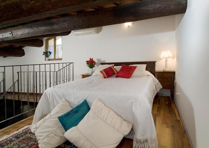 Grazioso Bilocale Su Due Piani Nel Centro Storico - Prato