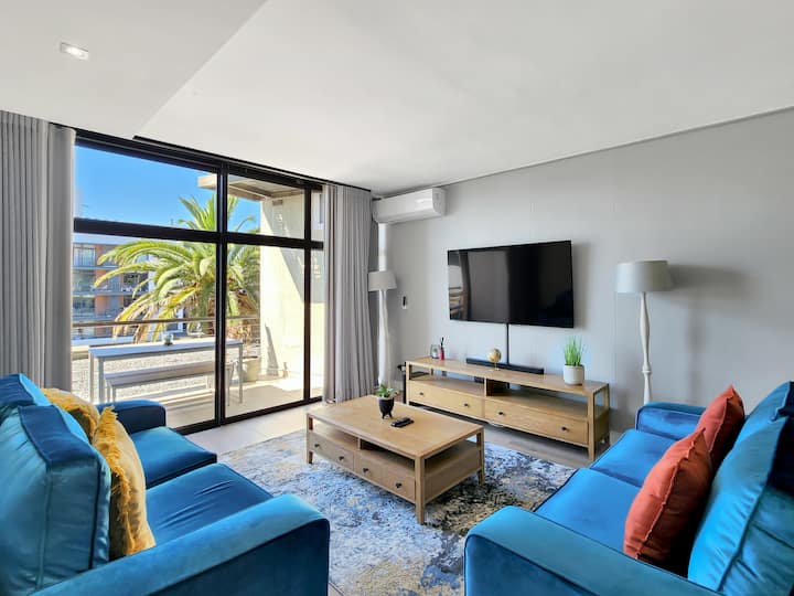 Central Modern 2 Bed In Greenpoint - Cape Town