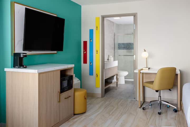 2 Doubles | The Vibes Hotel | Walk To Boardwalk - Wildwood, NJ
