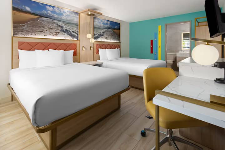 2 Queens | The Vibes Hotel | Near Wildwood Piers - Wildwood, NJ