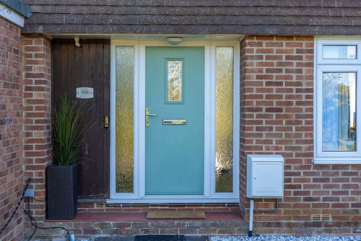 3br Entire Home Next To Racecourse & Free Parking - Tewkesbury