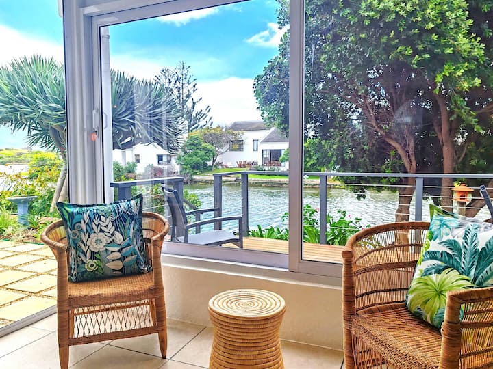 4-bed Peaceful Marina Da Gama Getaway - 케이프타운