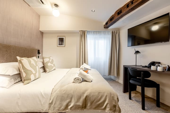 Le White By Sweett | Small Room - Partial Stairs - Paris