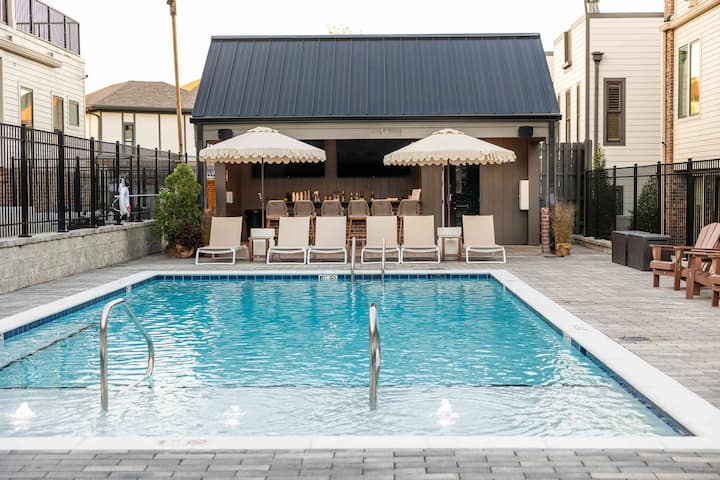 All The Amenties | Heated Pool | 7 Mins- Broadway - Nashville