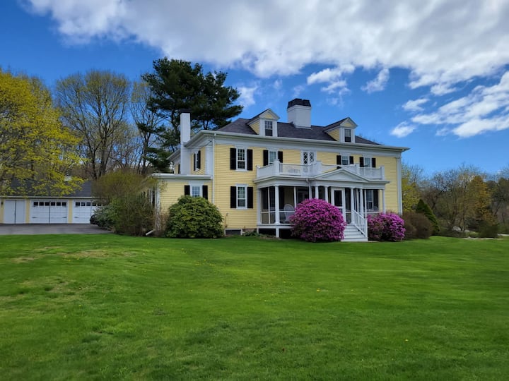 Seaside Grandeur: 5-bedroom Oceanview Cottage Wit - York