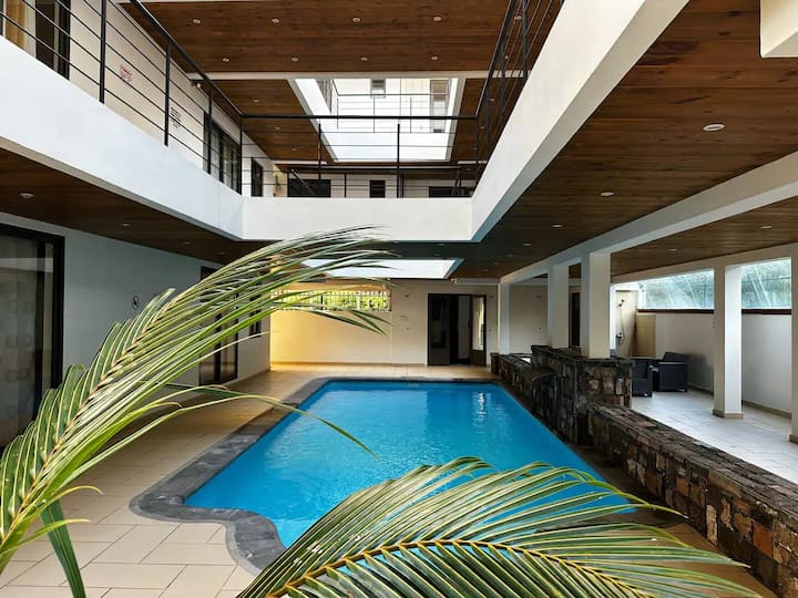 Comfy 2-bedroom Apt, 10mins Walk To Beach - Mauritius