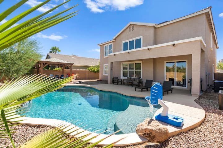Desert Retreat | Pool | Fire Pit | Family Games - Wildlife World Zoo, Aquarium & Safari Park