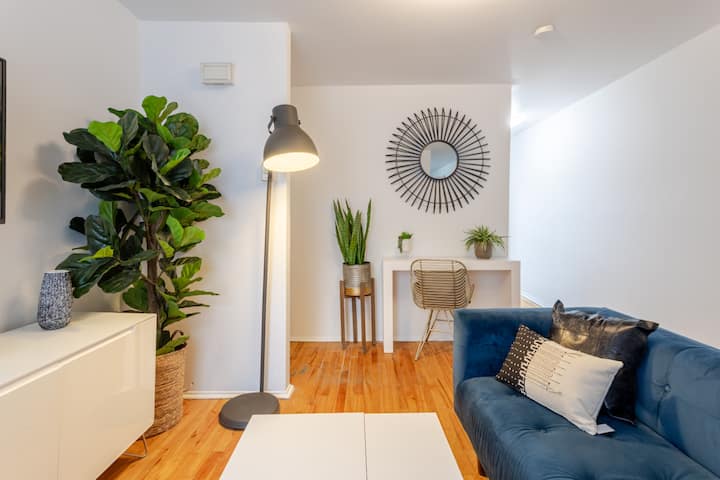 Stylish Plateau Getaway | Steps From Mont-royal - Montreal
