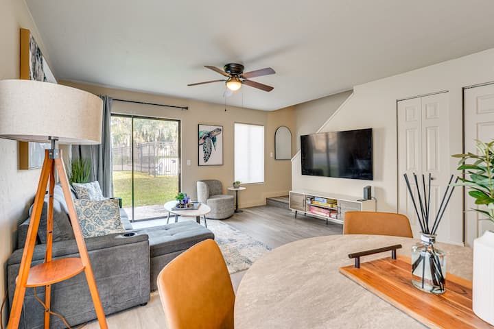 2 Mi To Uf Campus: Modern Condo W/ Pool Access! - Gainesville