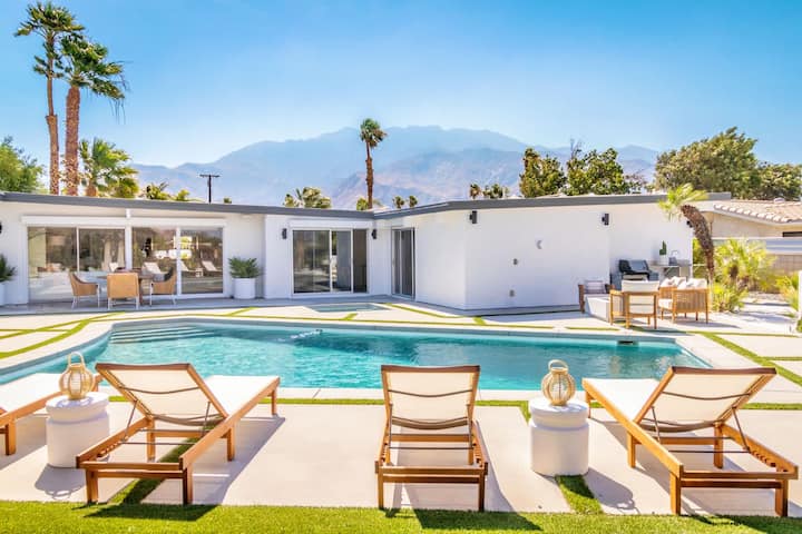 Iconic Hugh Kaptur Villa Big Group - Palm Springs, CA