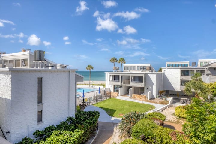 Venice Beach Two Bedroom Private Condo - Venice, FL