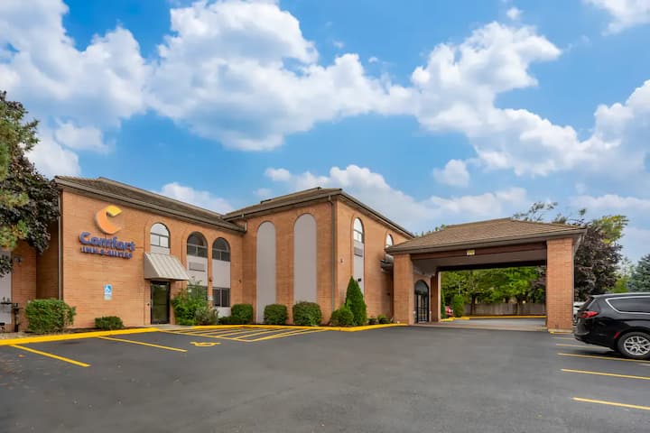Family-friendly Stay W/ Pool Near Six Flags - Lincolnshire, IL