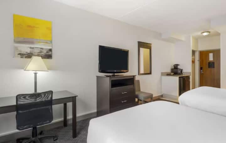 2 Budget-friendly Units Near Chicago - Lincolnshire, IL